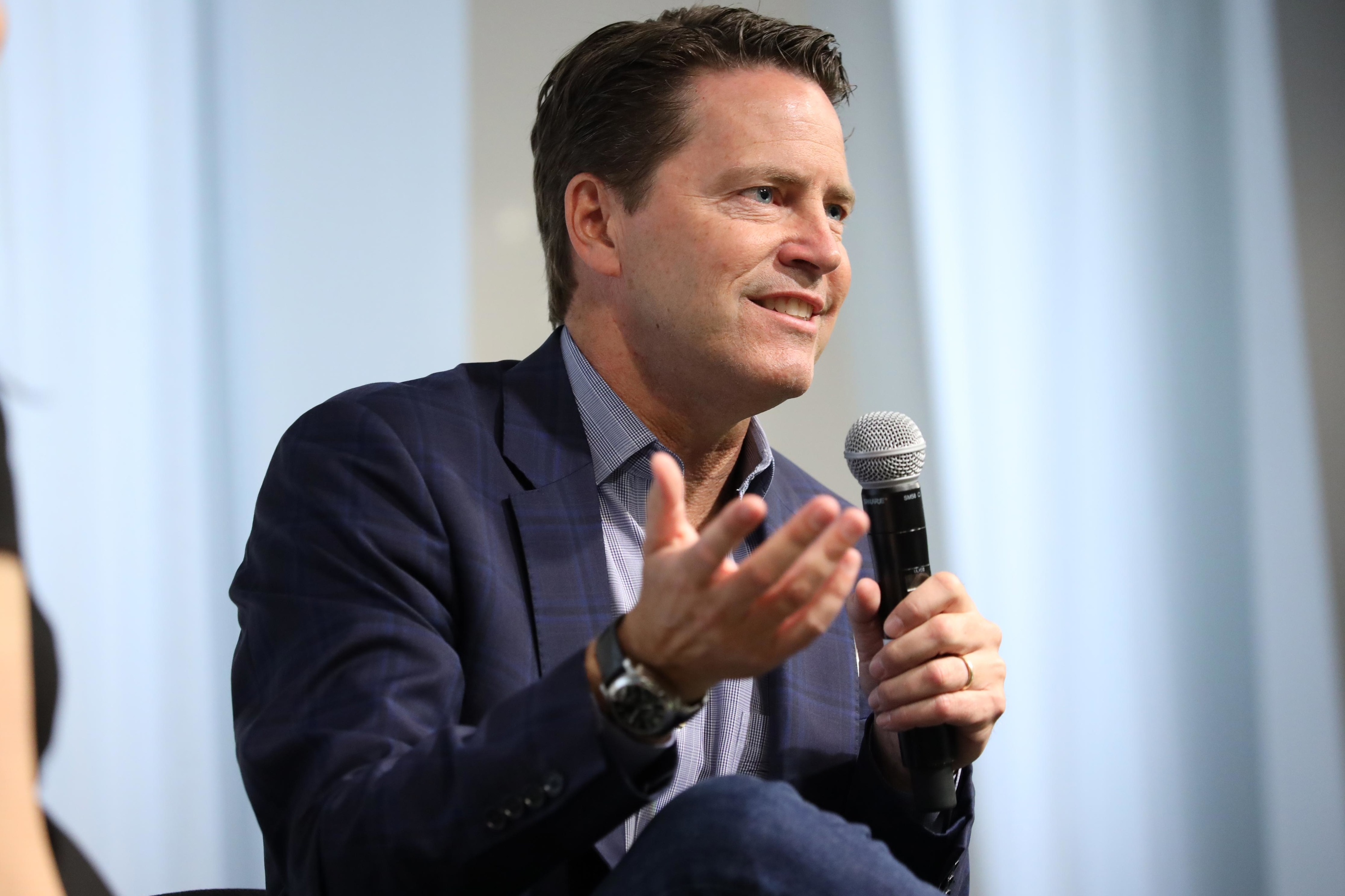 Snapchat hires Hulu's Peter Naylor to head ad sales in U.S. and ...