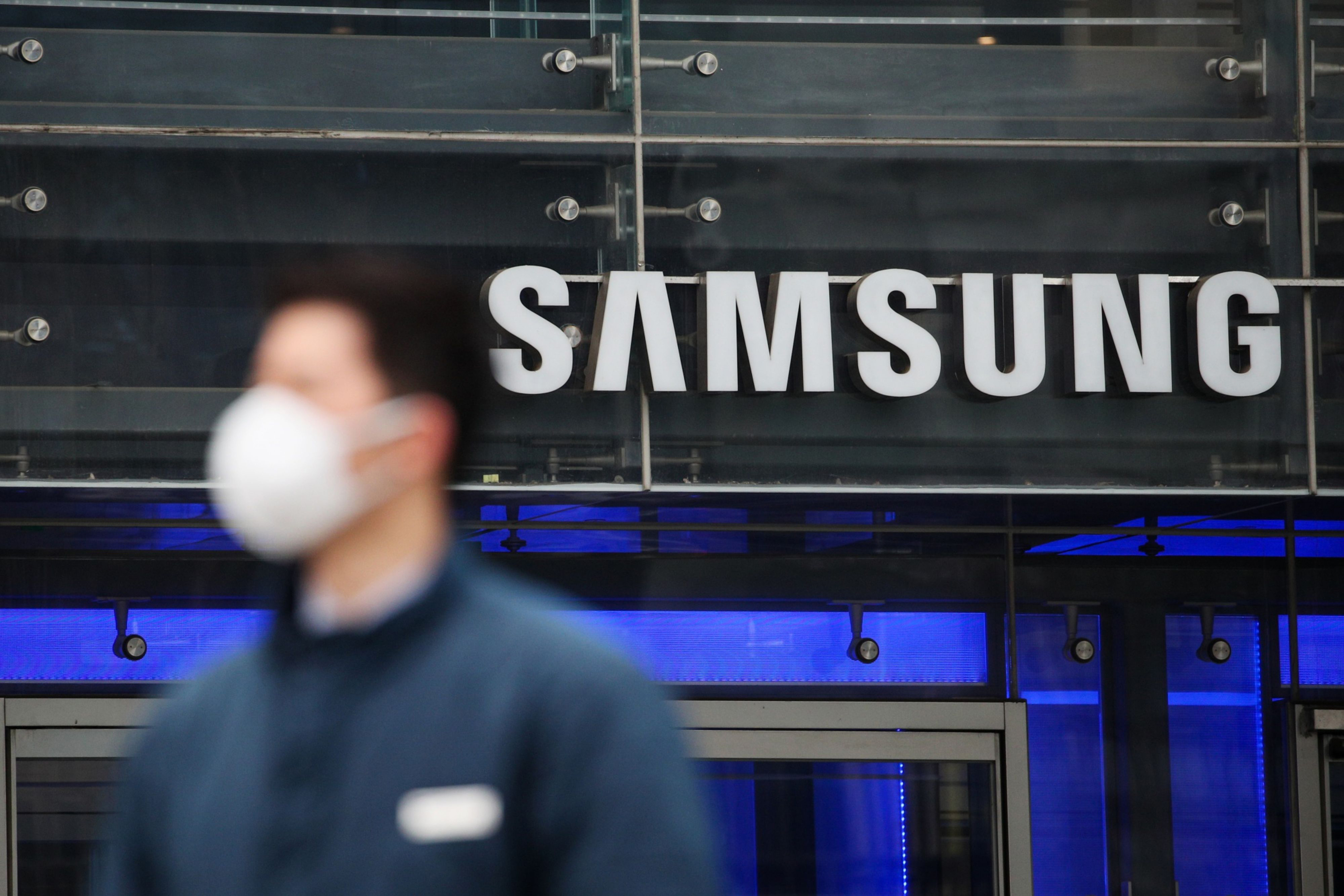 Samsung launches U.S. media and digital review | Ad Age