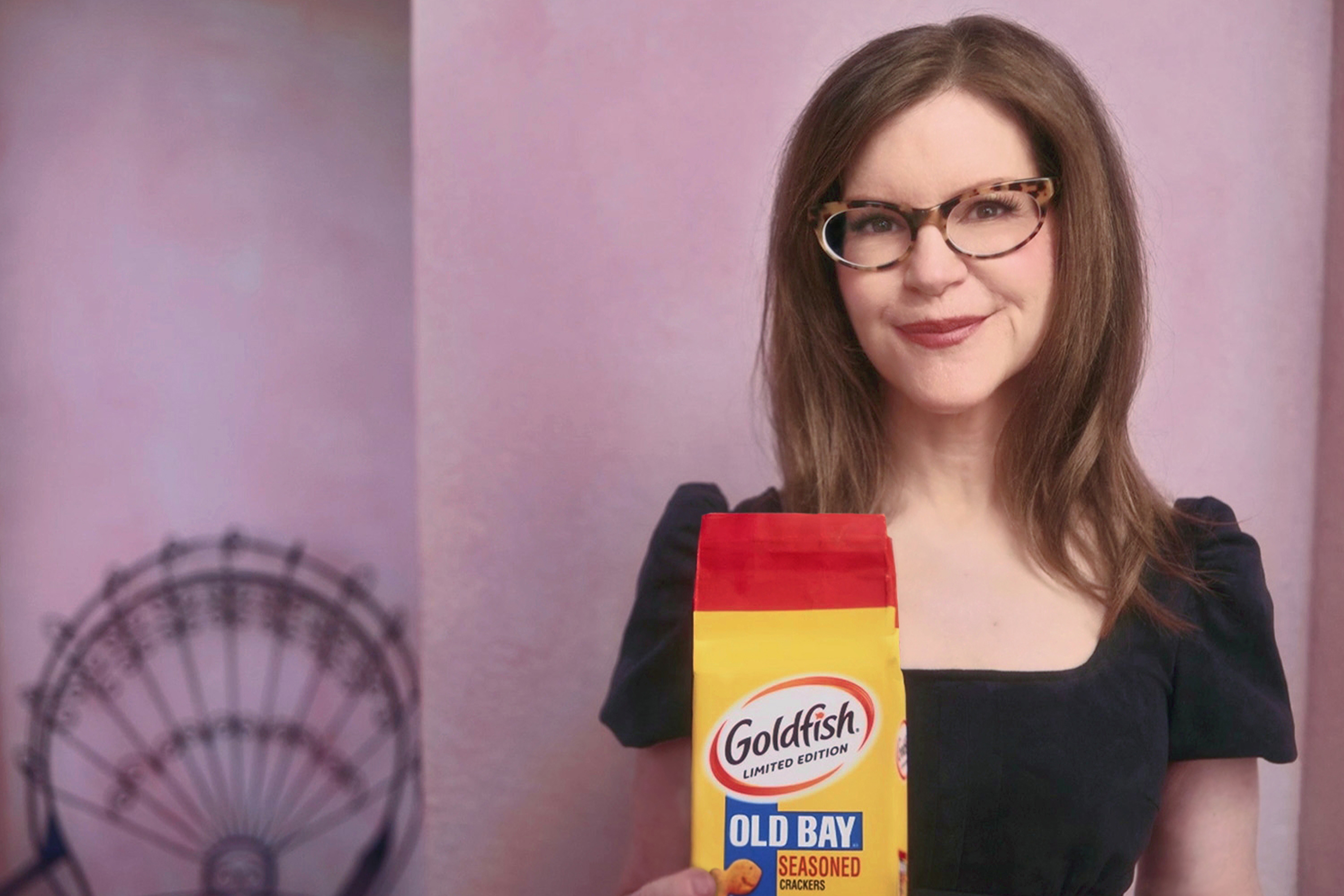 See Lisa Loeb Old Bay Goldfish video | Ad Age