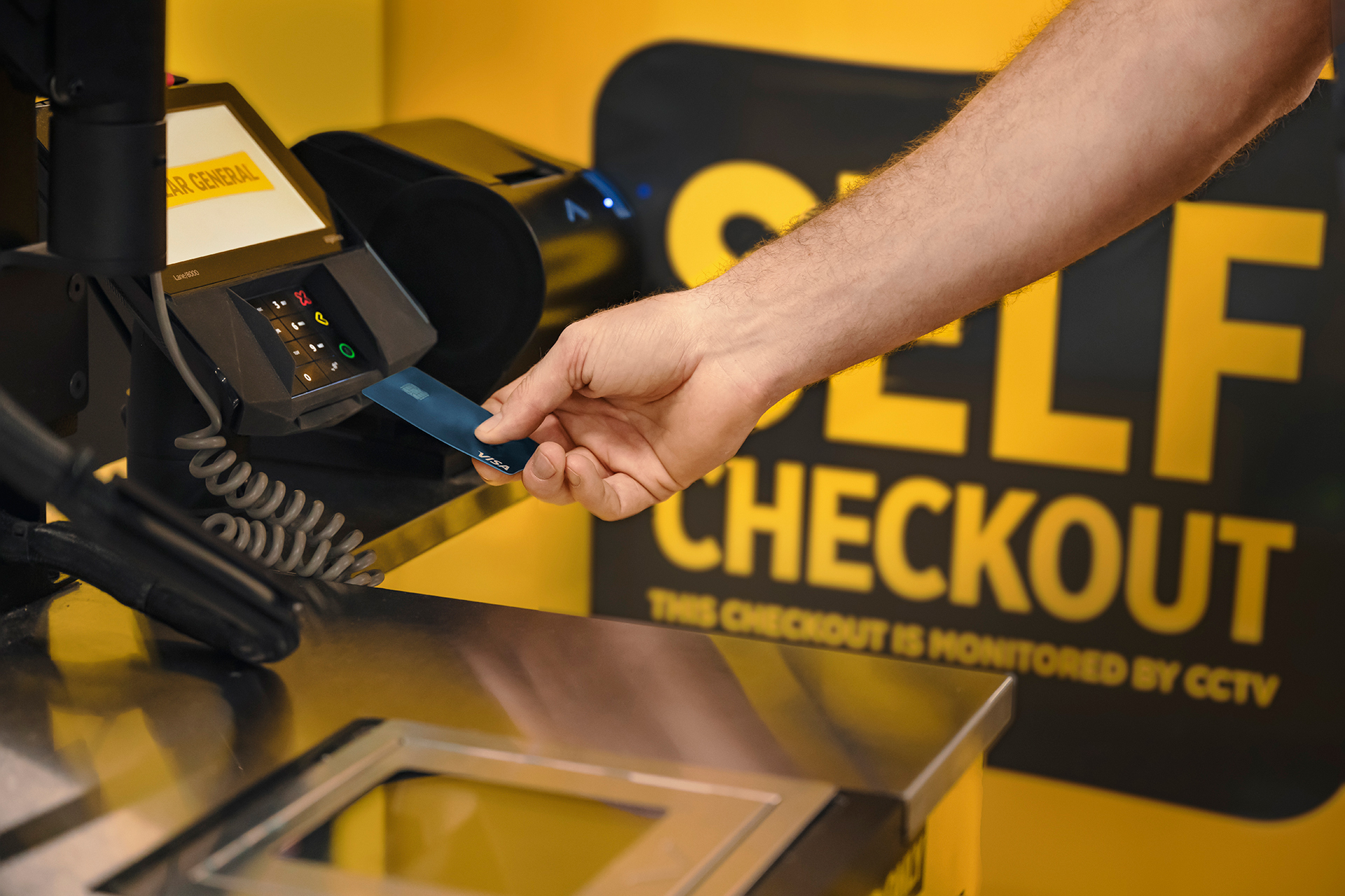 2025 retail predictions: DTC, e-commerce and in-store | Ad Age