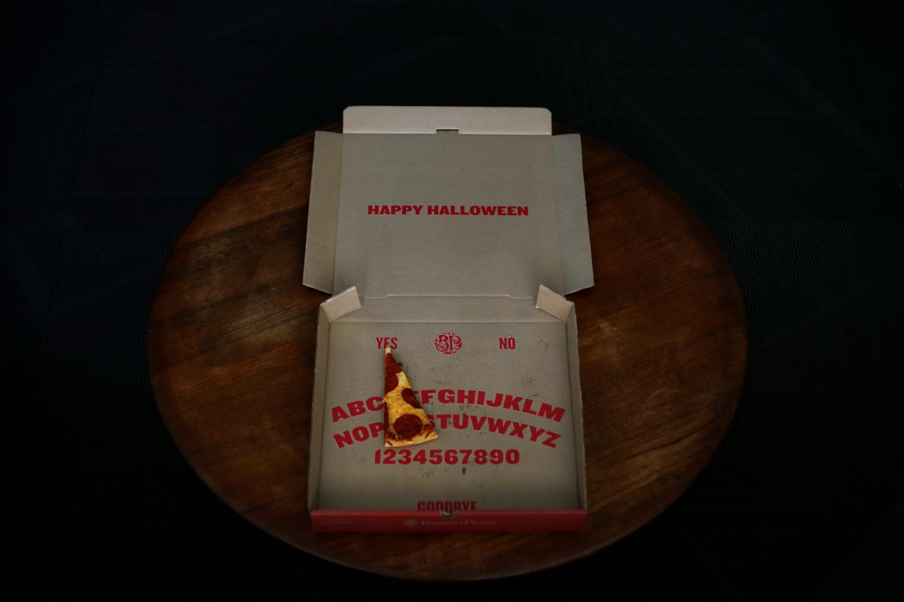 Boston Pizza : Finger Cooking | Ad Age