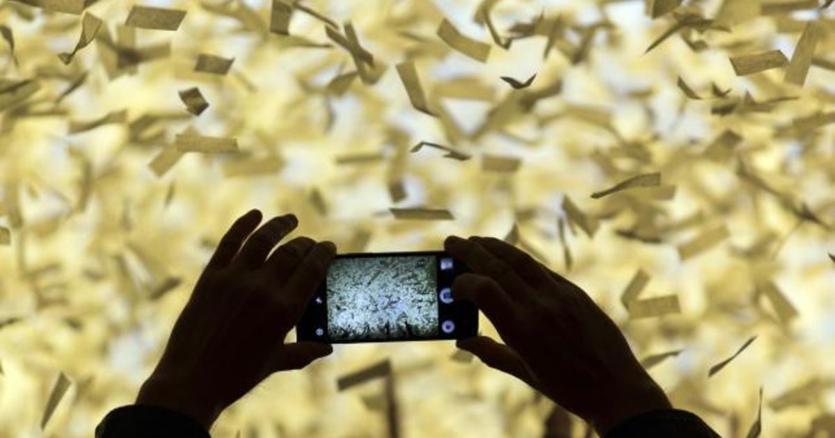 How Marketers Can Reach Mobile-Obsessed Multicultural Millennials | Ad Age