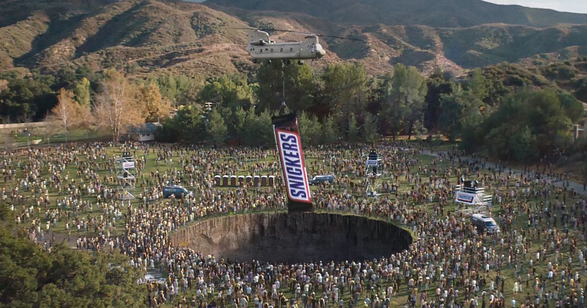 A giant Snickers ‘Fixes the World’ in the candy bar’s latest Super Bowl ...