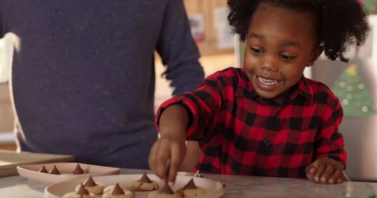 Watch the newest commercials on TV from Greenies, Hershey’s, Oculus and ...