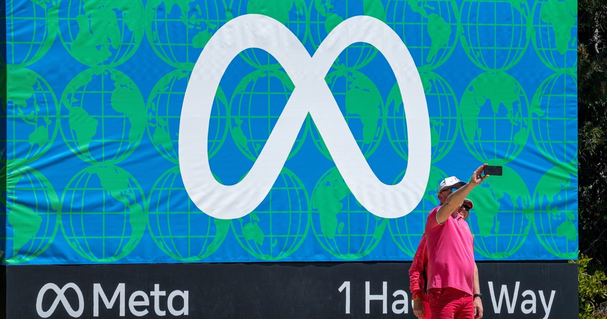 Meta downplays Threads in favor of AI, metaverse investments | Ad Age