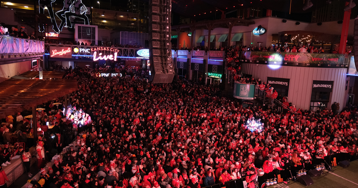 How Verizon took its local marketing strategy to the Super Bowl | Ad ...