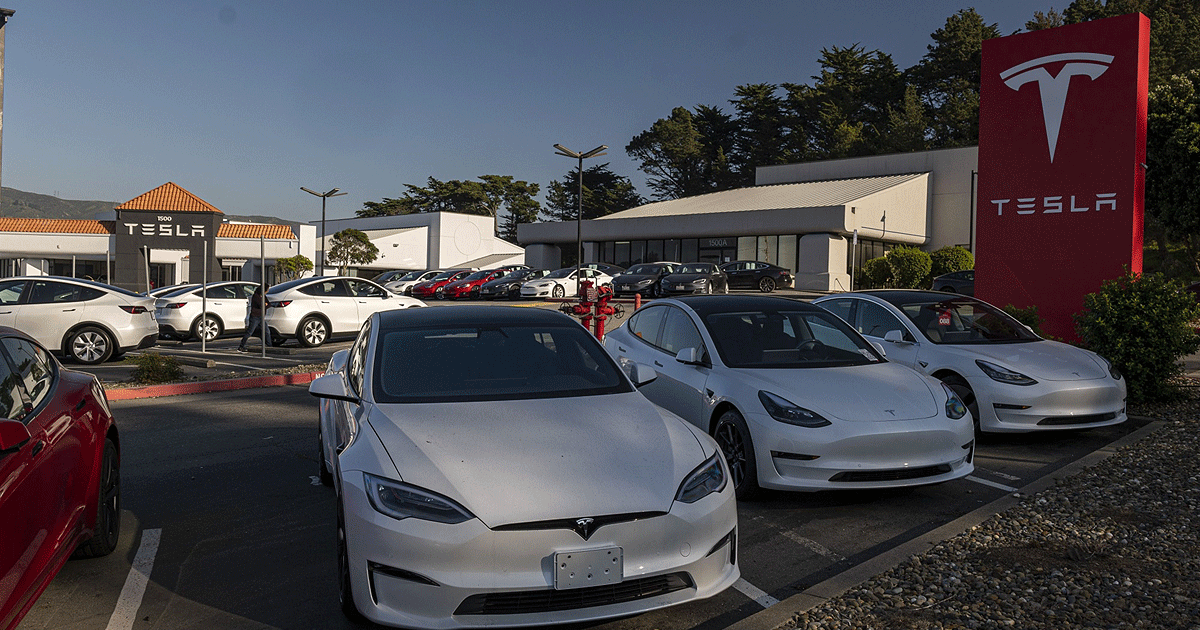 Tesla captures U.S. auto luxury crown | Ad Age