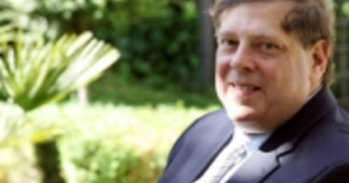 Burson-Marsteller CEO Mark Penn Leaves for Microsoft | Ad Age