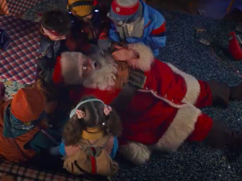 Kids use a 'connected' house to trap Santa in Orange's holiday spot ...