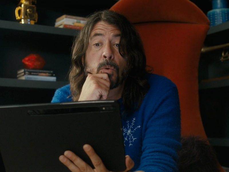 Dave Grohl leads SiriusXM holiday ad | Ad Age
