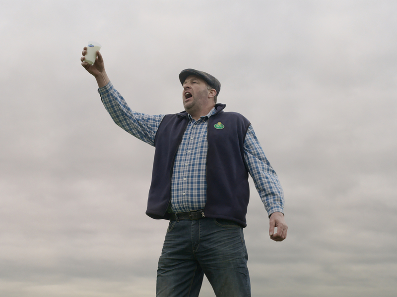 Arla Cravendale is highlighting cows' wellbeing with singing farmers ...