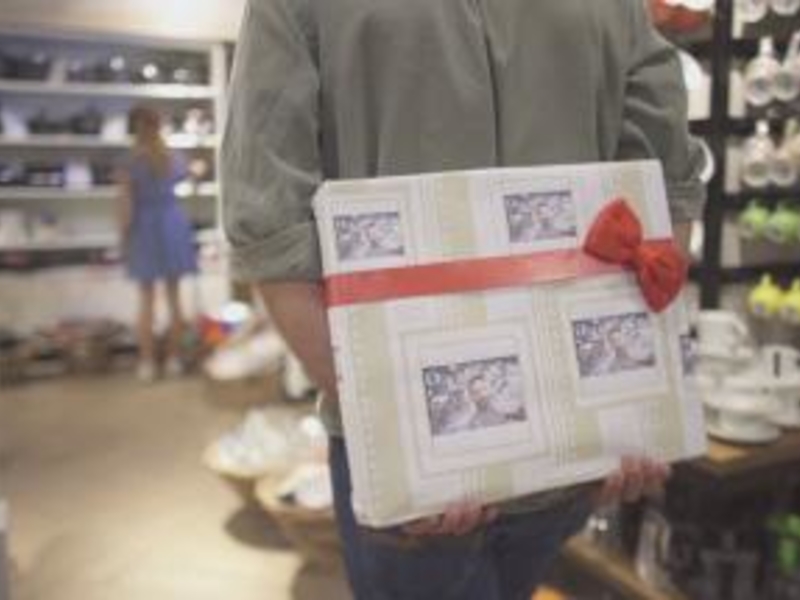 Domo: Wrap your love with Domo | Ad Age