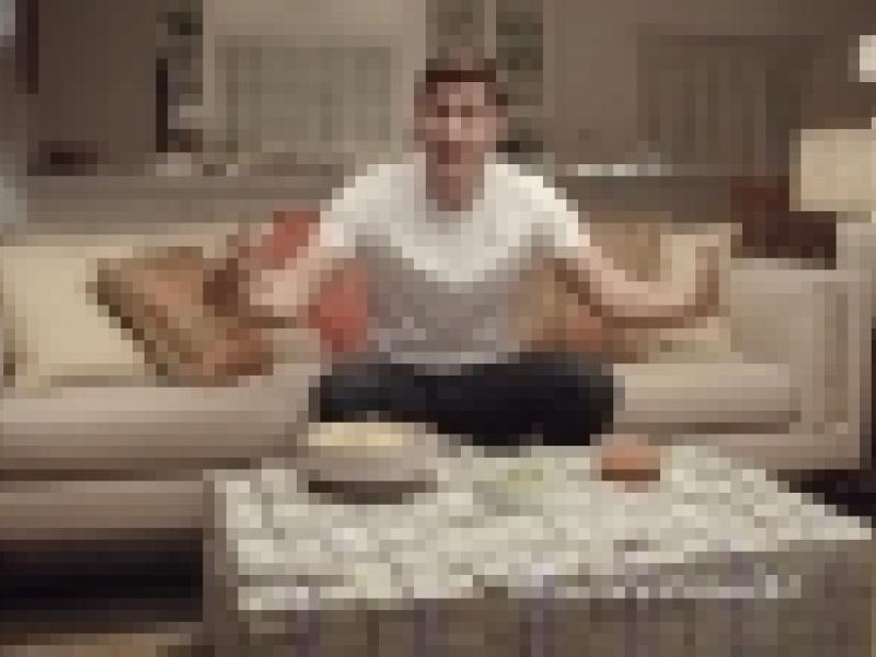 Behind Esurance's $1.5 Million Super Bowl Twitter Giveaway | Ad Age