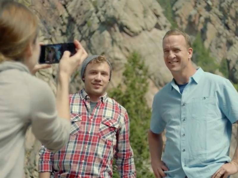 A Giant Otter Protects Peyton Manning in Otterbox's Gloriously Silly ...