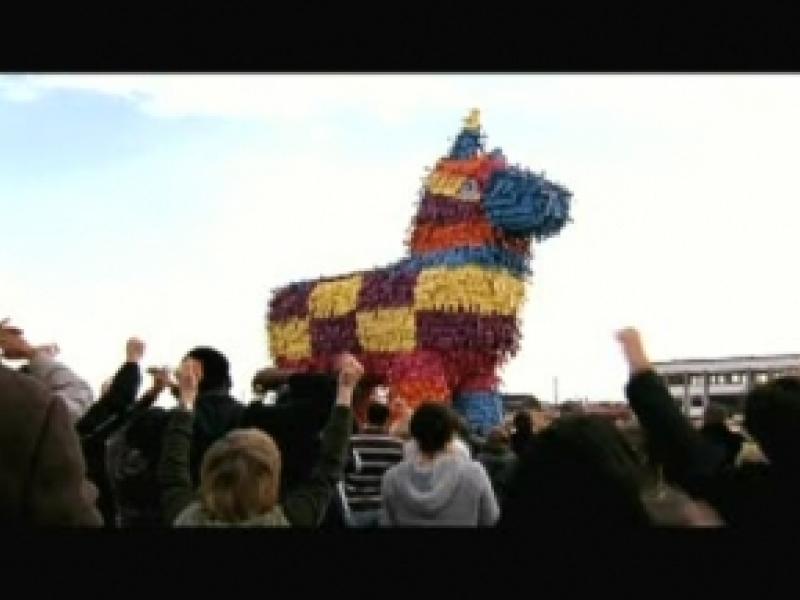 Carnival Cruise Lines : Pinata | Ad Age