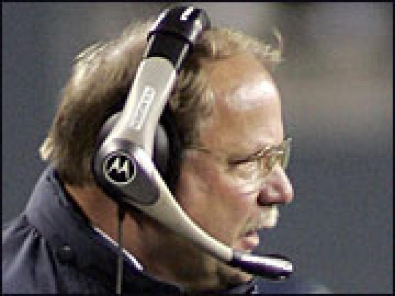 Motorola Signs Deal to Remain a Visible Part of NFL | Ad Age