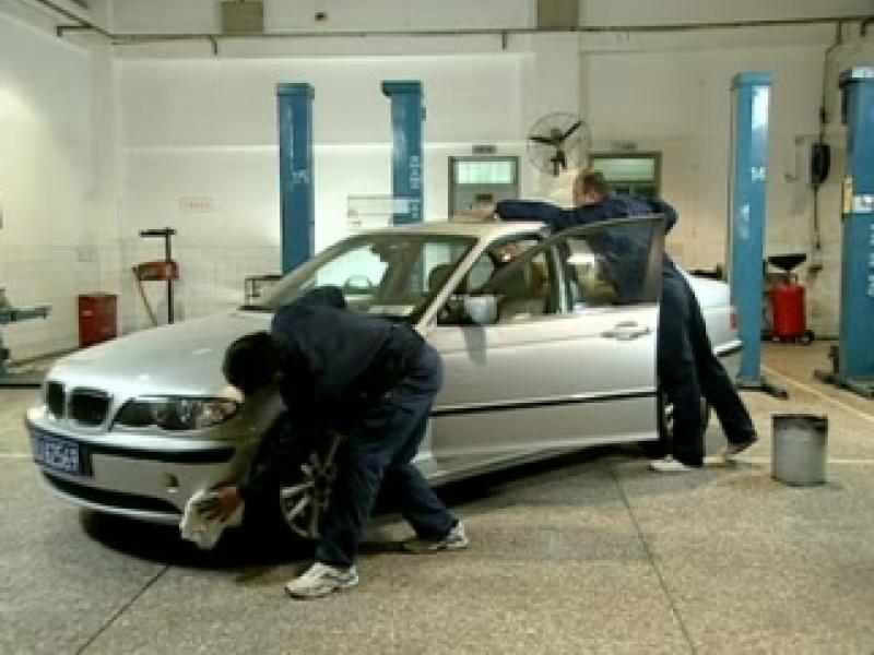 DHL : Garage | Ad Age