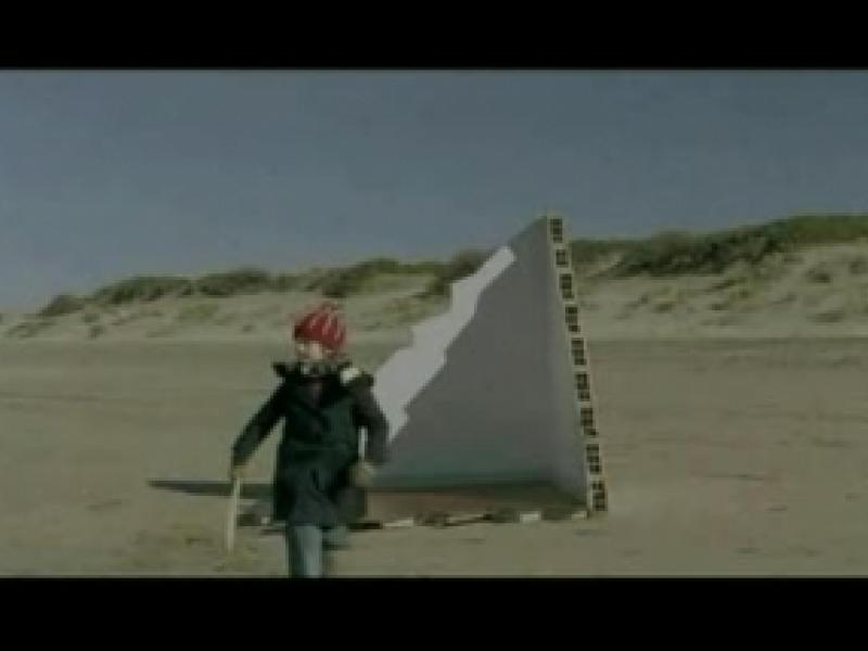 Easy Homecenter : Beach | Ad Age