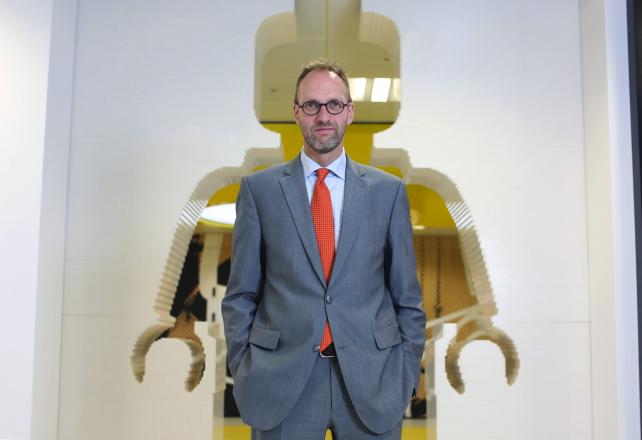 Lego Cuts 1,400 Jobs as Sales Slump on Weak `Batman Movie' Toy Demand ...